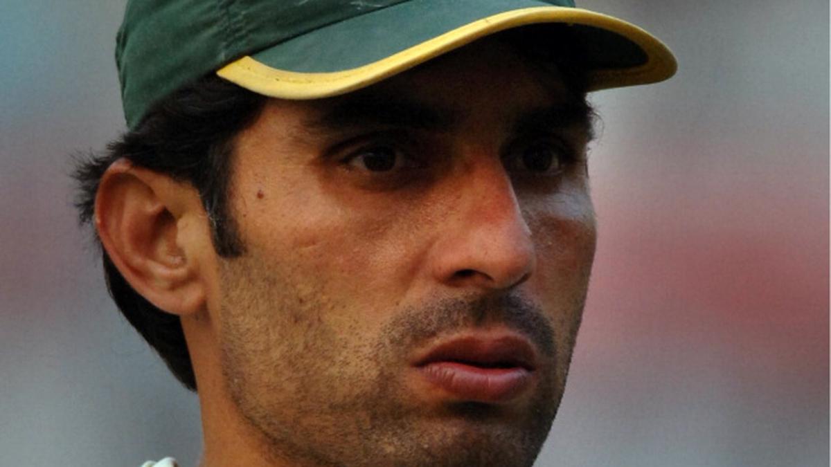 Misbah gives thumbs up to mandatory use of DRS - The Hindu