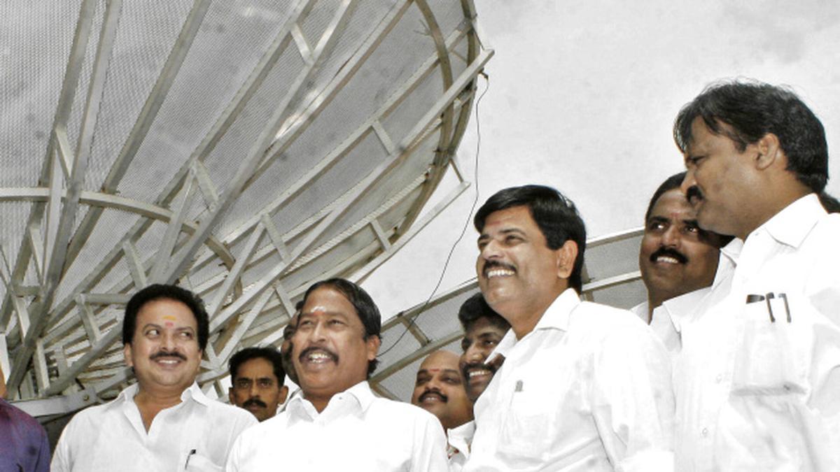 Arasu Cable TV Corporation chief inspects control room - The Hindu