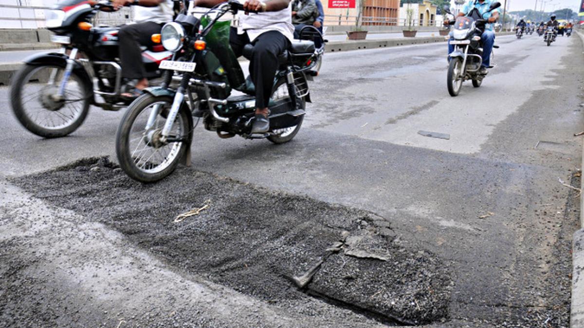 A bumpy, hazardous ride on Sirsi Circle flyover - The Hindu