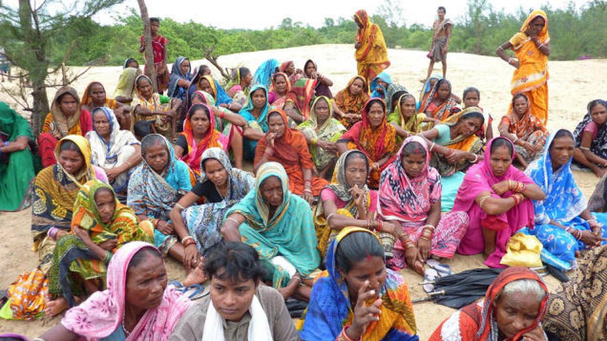 Worshipping a steel rath in Orissa - The Hindu