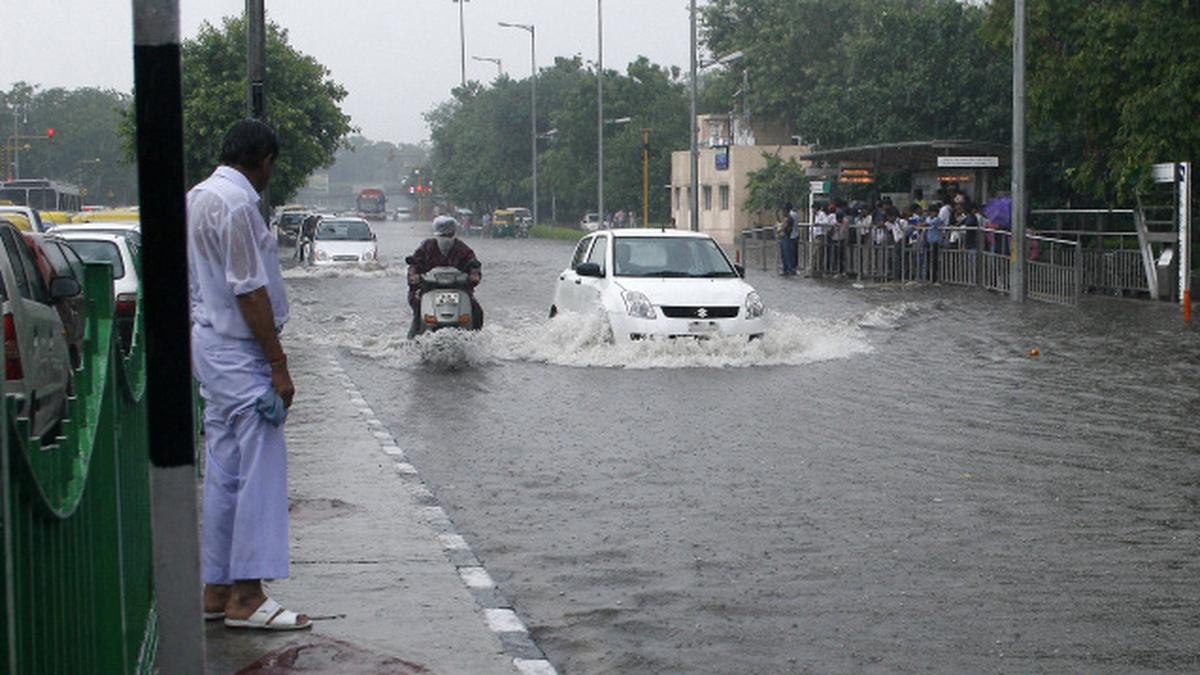 Heavy Rain Leads To Water Logging And Massive Traffic Jams The Hindu