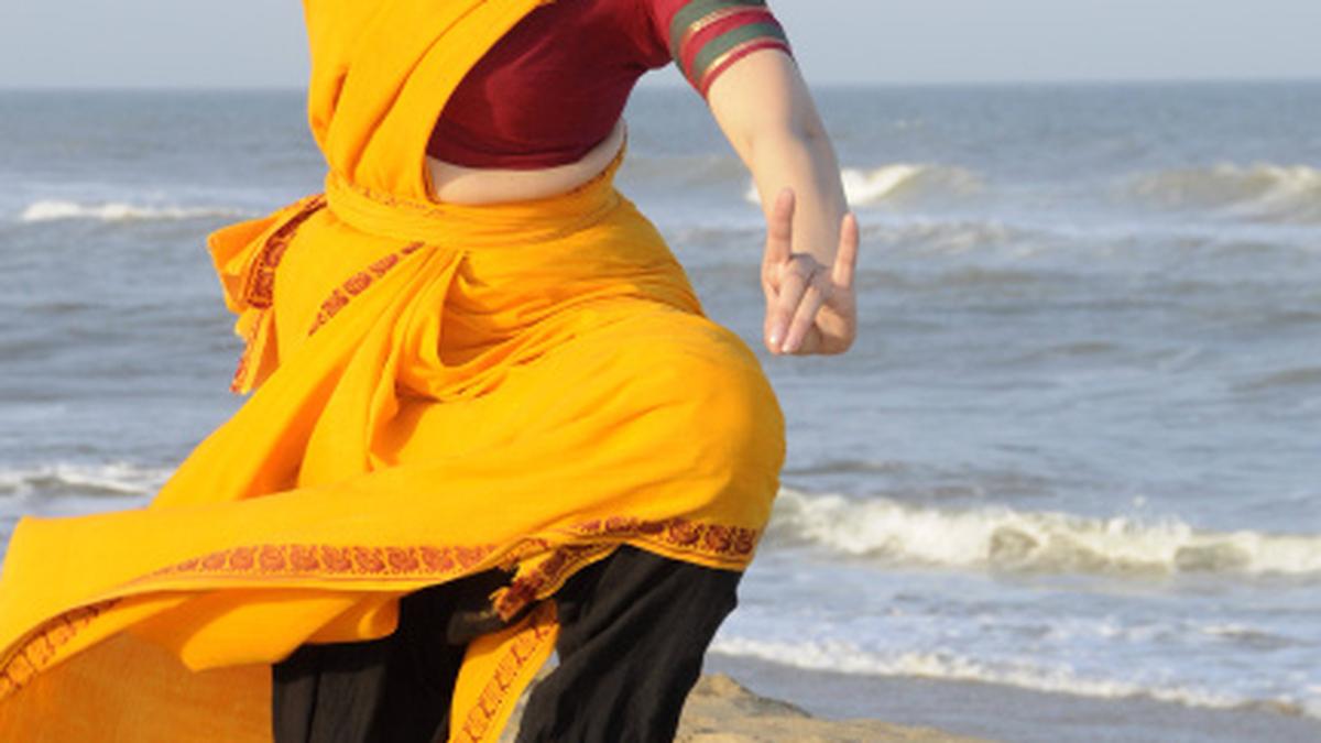 Bharatanatyam in Beijing - The Hindu