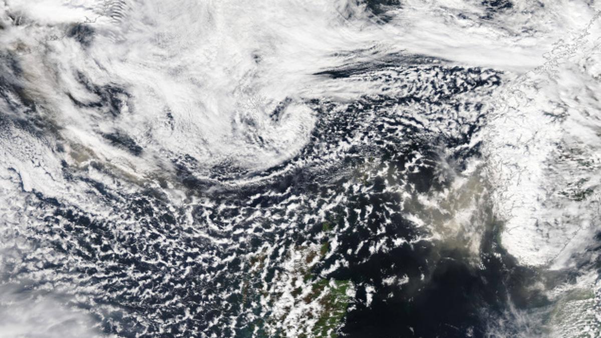 Volcanic ash forces Berlin airport closures - The Hindu