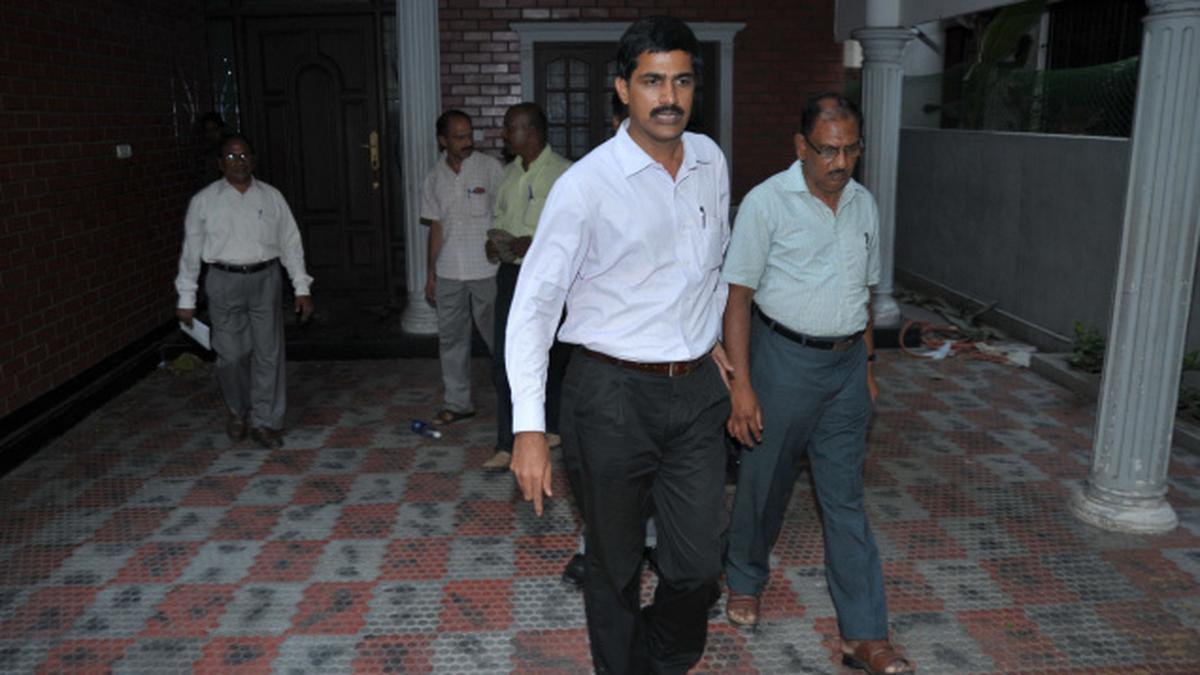 CBI/CFSL team inspects Sadiq Batcha's house - The Hindu