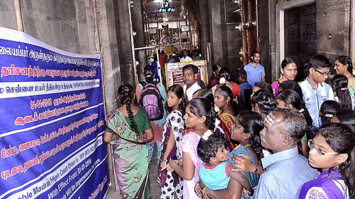 Dress code comes into effect in temples - The Hindu