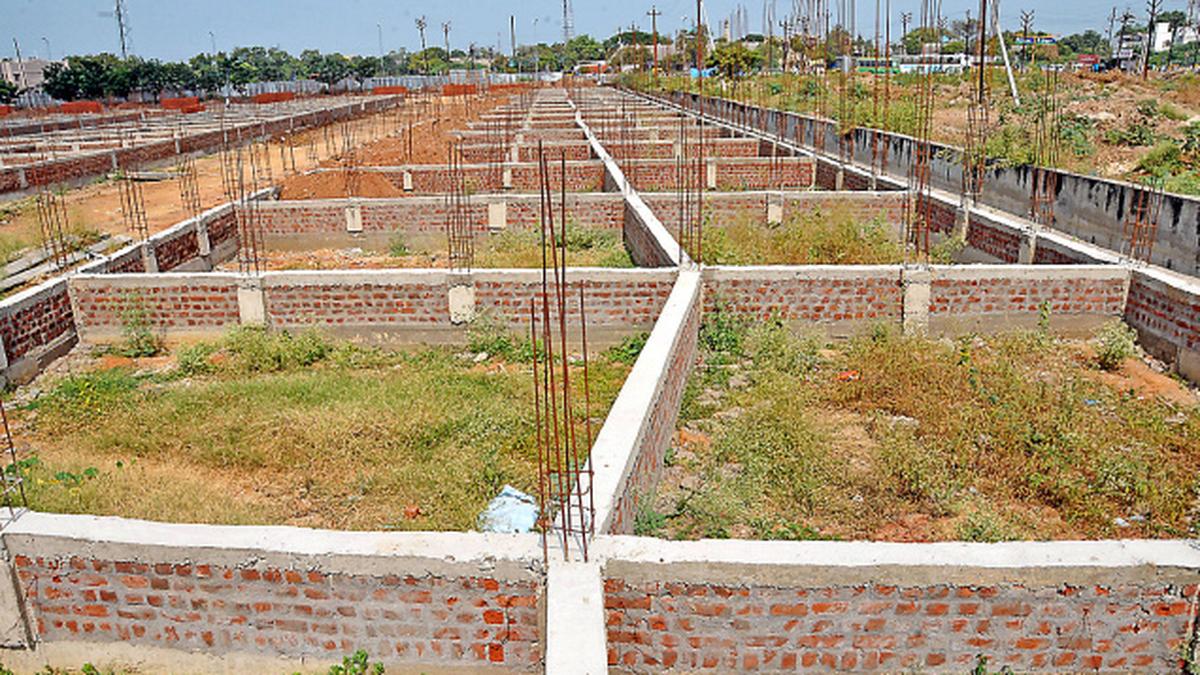 New fruit market to move to Mattuthavani within a month - The Hindu