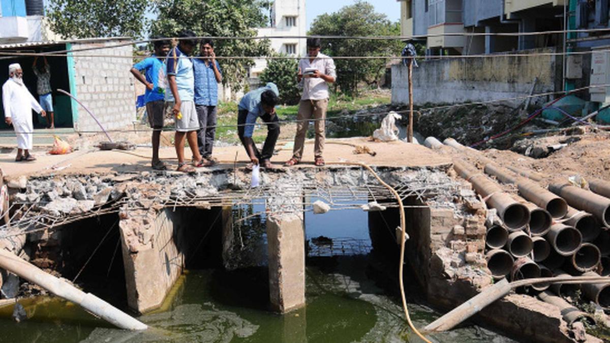 Broken culvert causes traffic problems in Hasthinapuram - The Hindu