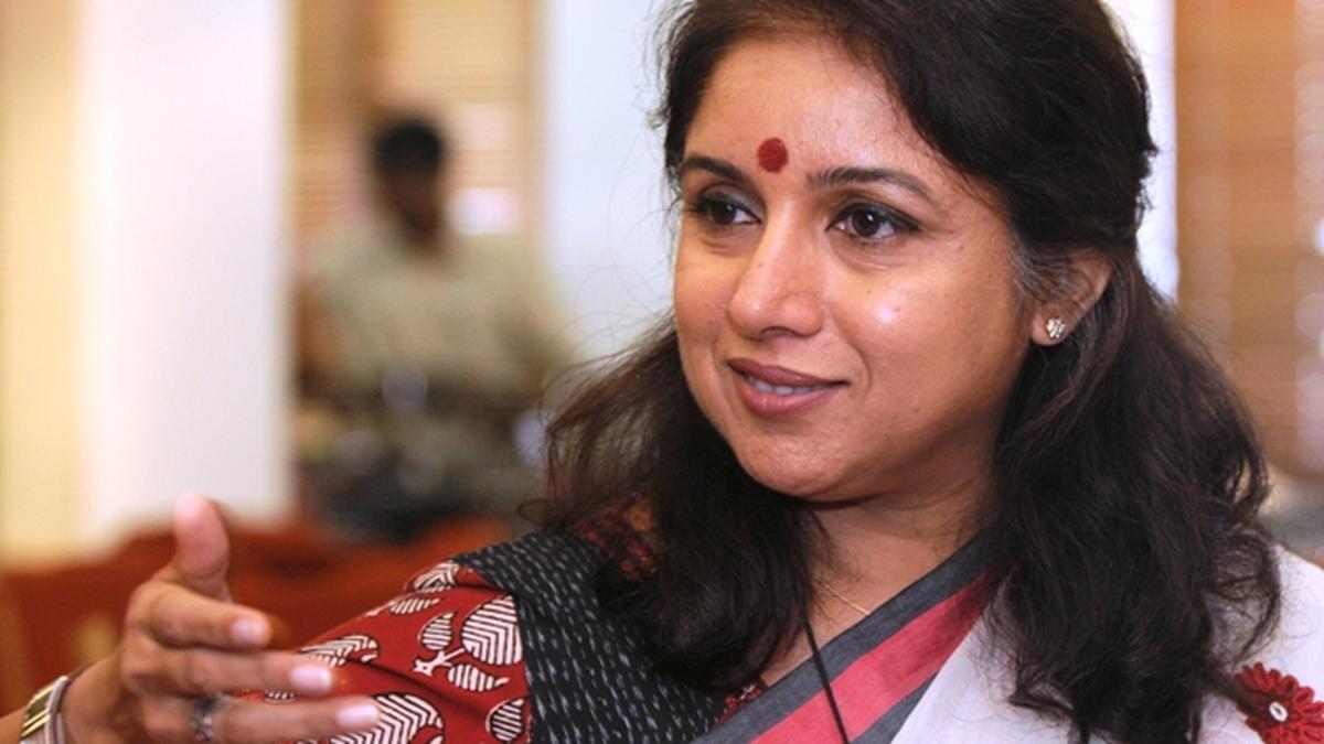 Revathy to direct Tamil, Telugu remake of ‘Queen’ - The Hindu