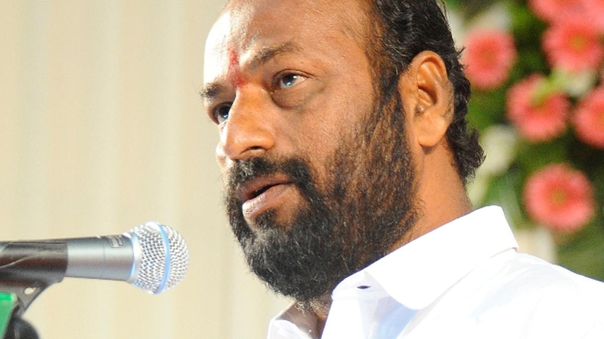 Jayalalithaa sacks Minister Chinnayya - The Hindu