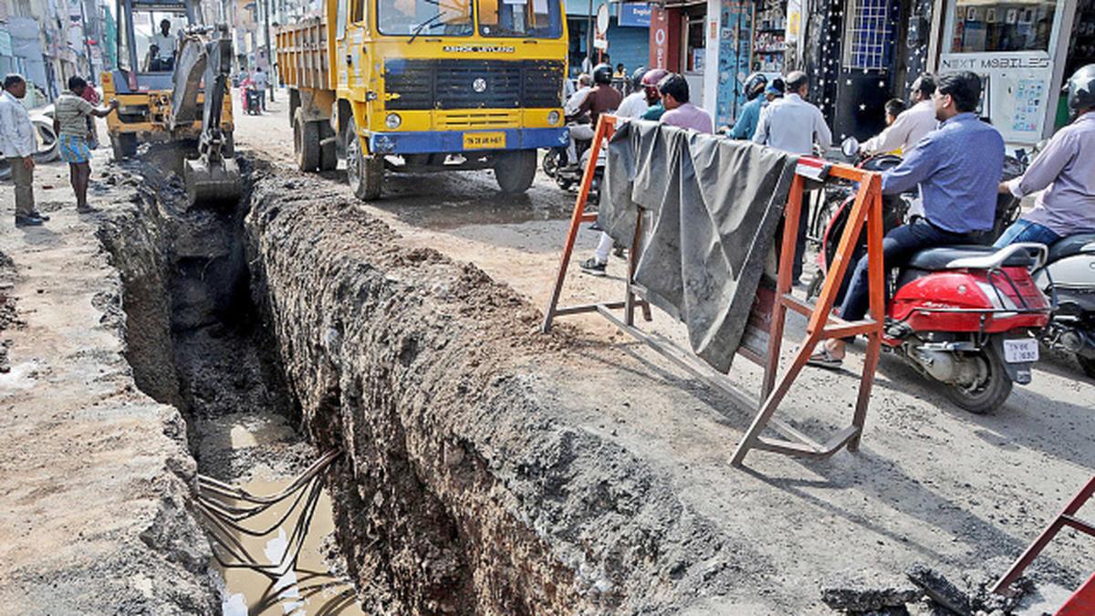 Civic body undertakes UGD repair work in Sukhrawarpet - The Hindu