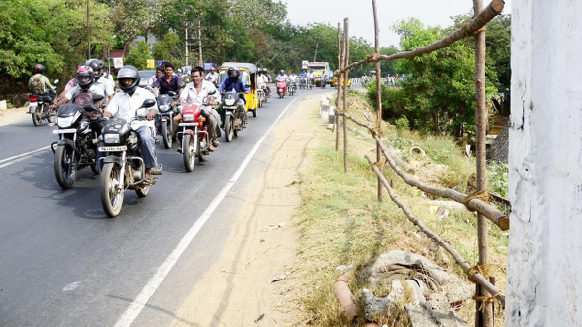 A flimsy protection for a narrow bridge - The Hindu