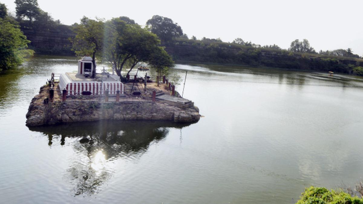 Temple tanks are vanishing due to urbanisation - The Hindu