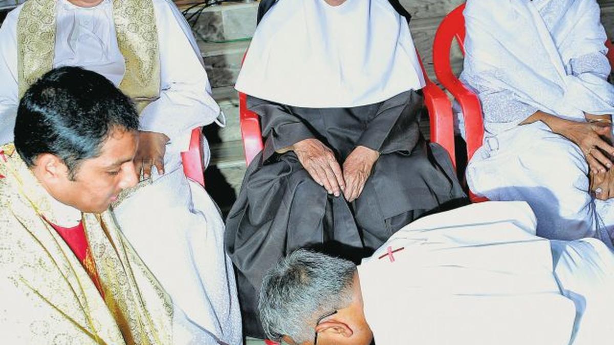 Diocese makes history with feet-washing ritual - The Hindu