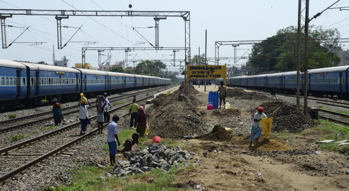 Commuters seek provision of basic amenities at Ambattur station - The Hindu