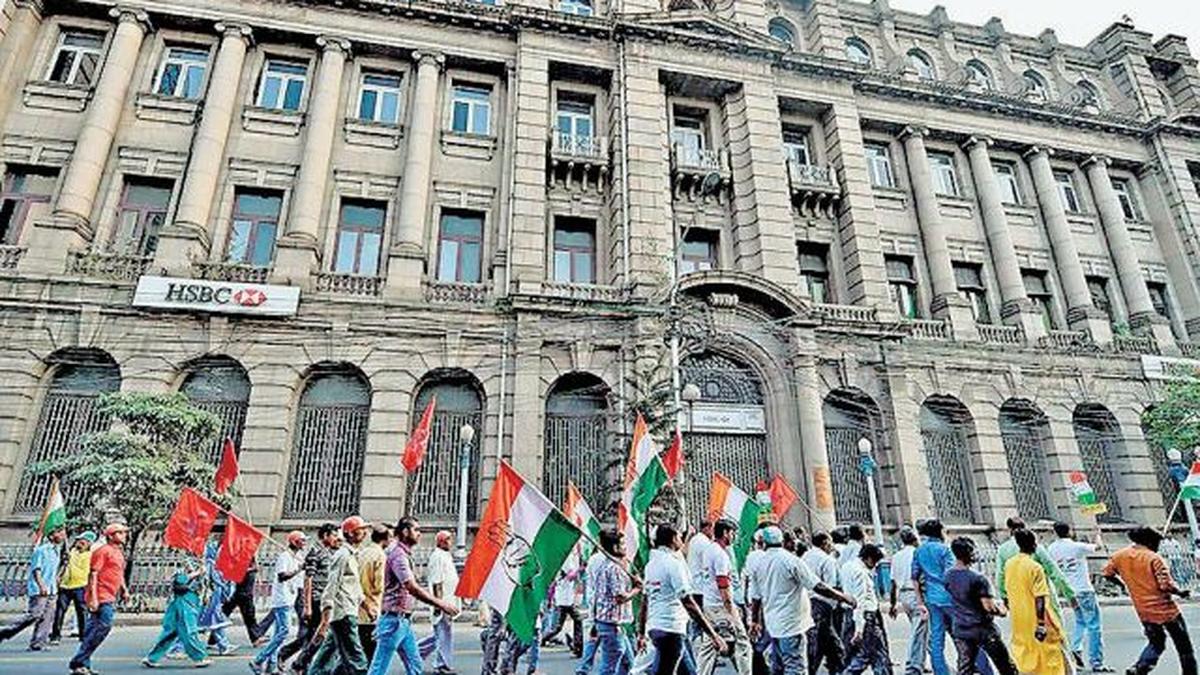 Congress, CPI(M) strike synergy on the ground - The Hindu