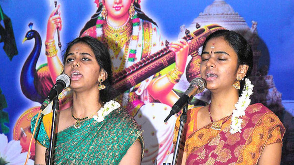 Carnatic vocalist duo from Chennai hogs the limelight - The Hindu