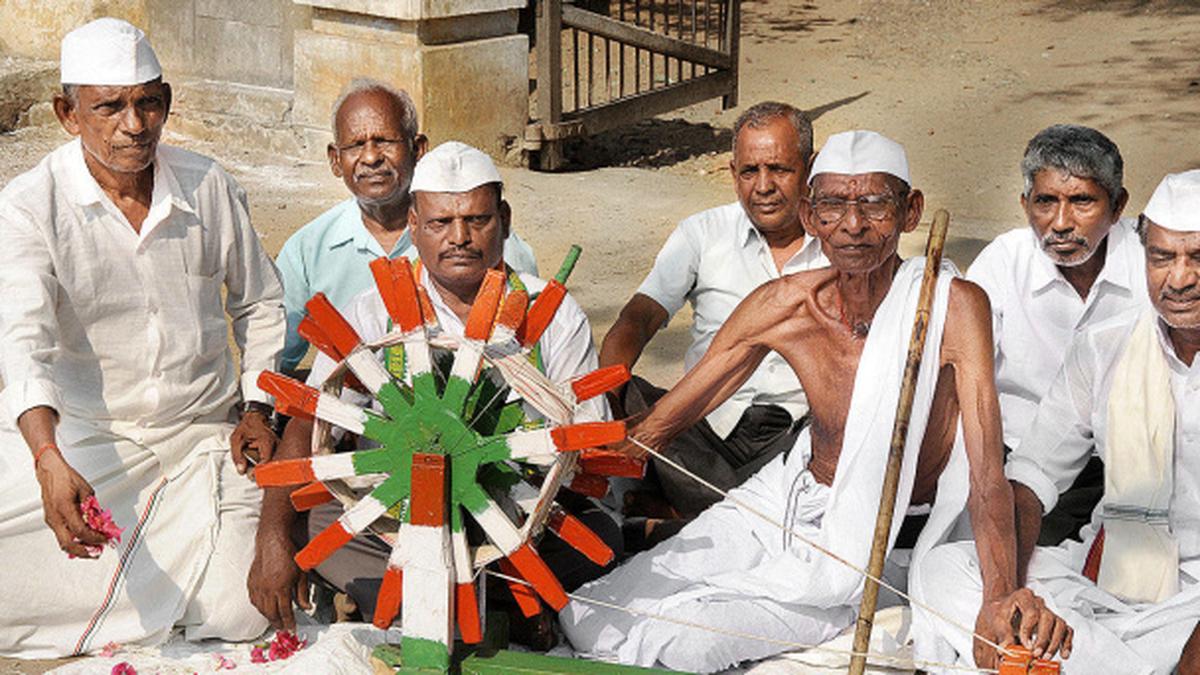 Veterans reminisce Vedaranyam salt satyagraha march - The Hindu