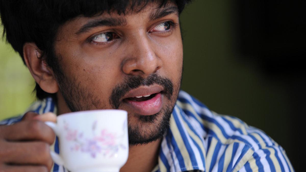 Madhan Karky launches online platform for non-film music - The Hindu