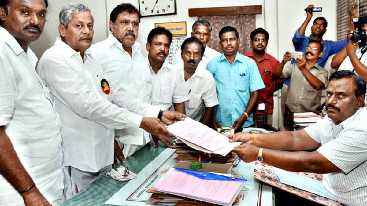 12 candidates in Dindigul, 10 in Theni file nominations - The Hindu