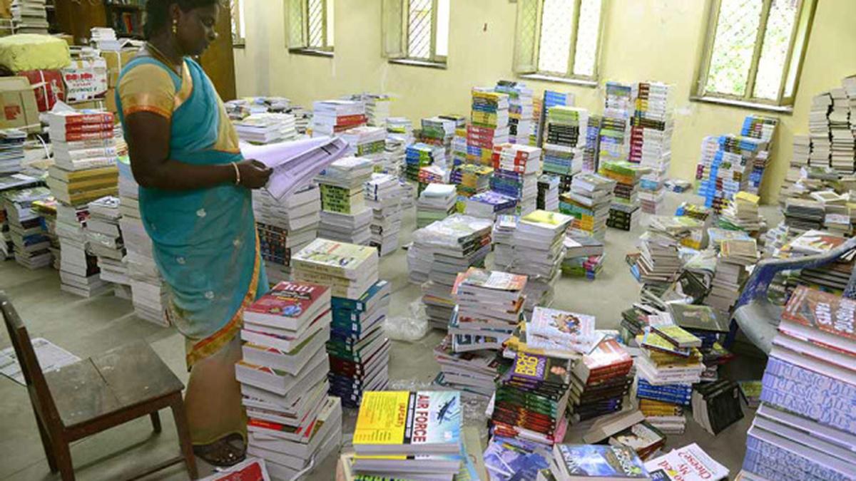 Over 15,000 books pour in for flood-hit Ashok Nagar library - The Hindu