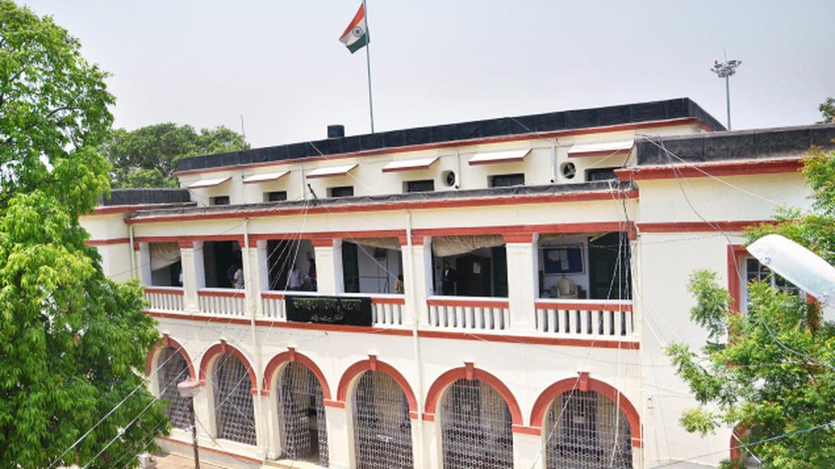 Patna Collectorate unique, as important as Golghar: Historians - The Hindu