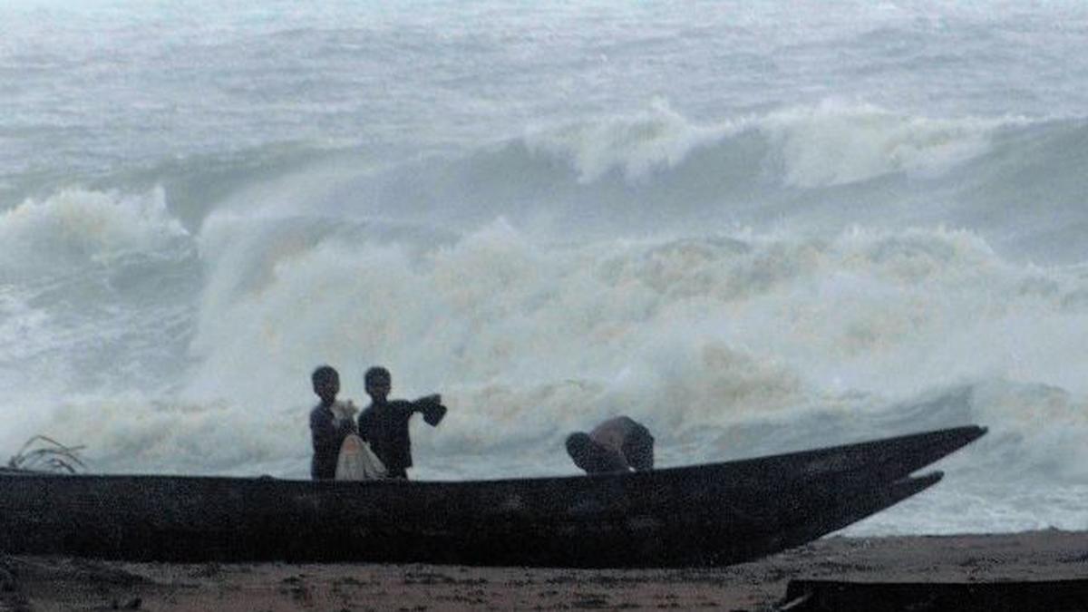 Cyclone Roanu to bring heavy rain to coastal A.P. - The Hindu
