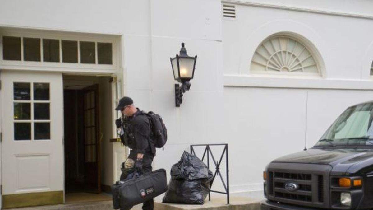 Armed man outside White House shot at by Secret Service - The Hindu