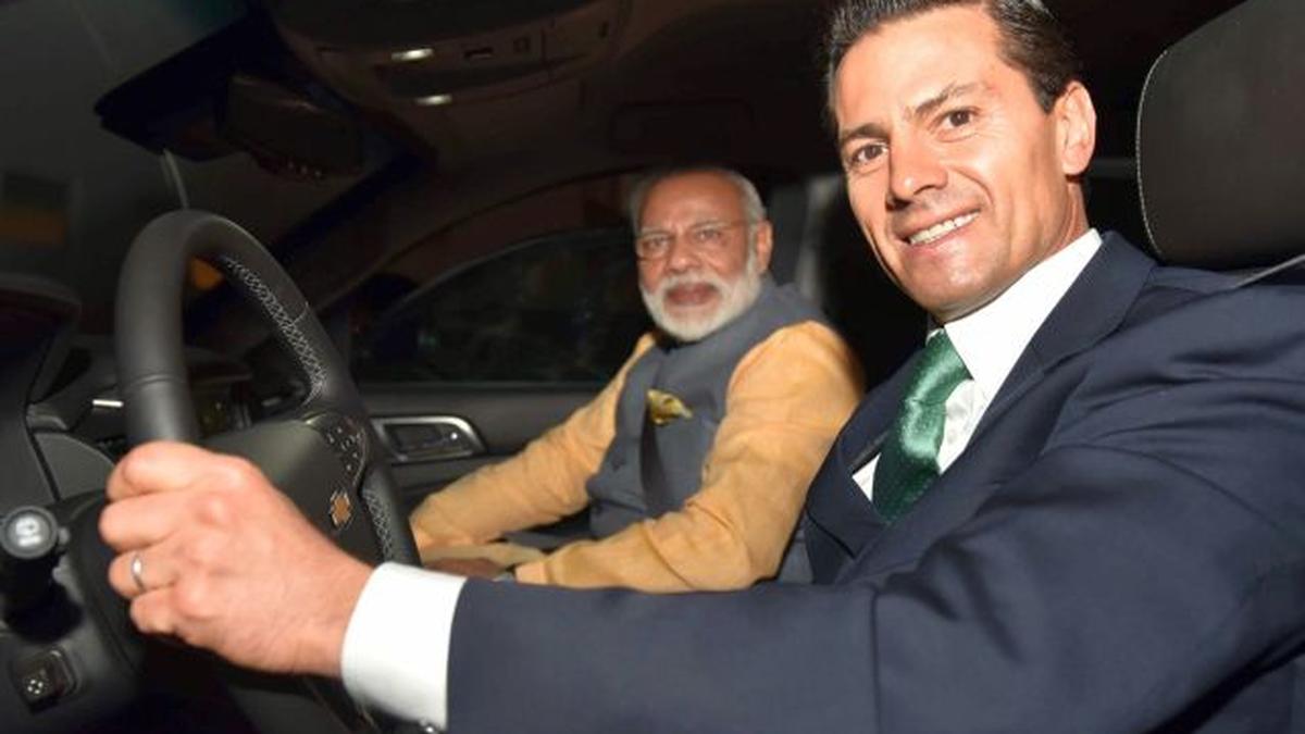 Mexican President drives Modi to restaurant for dinner - The Hindu