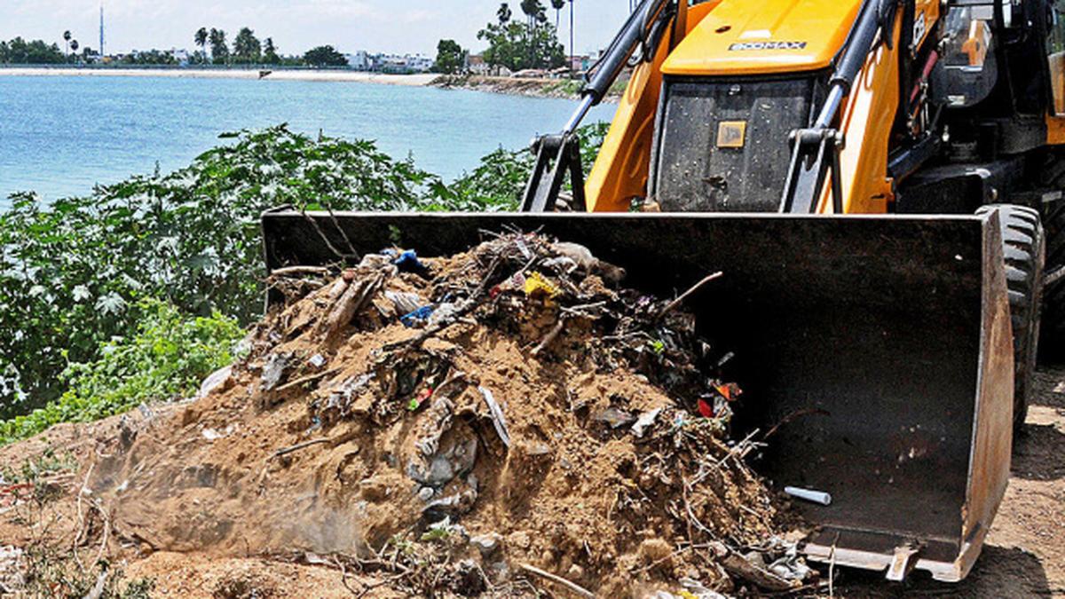 Pre-monsoon clean up drive at Ukkadam Big Tank - The Hindu