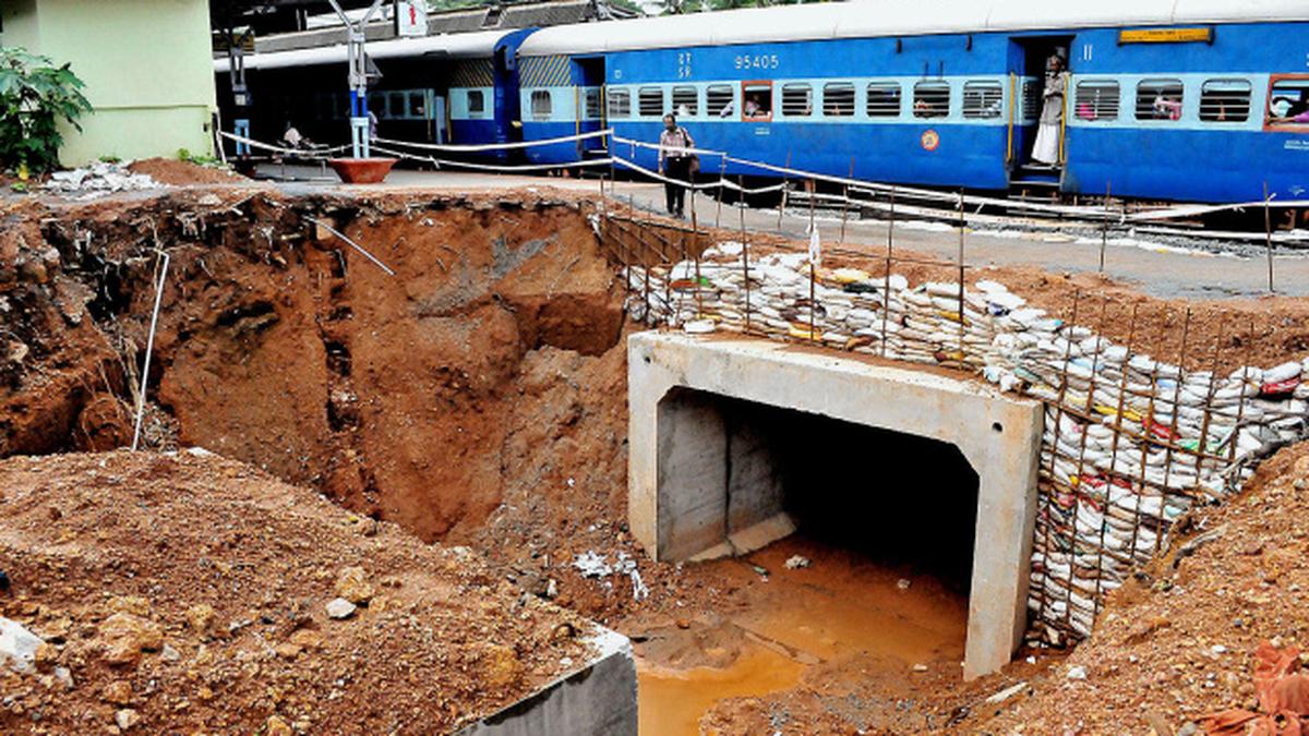 Kannur railway station to get facelift, new facilities - The Hindu