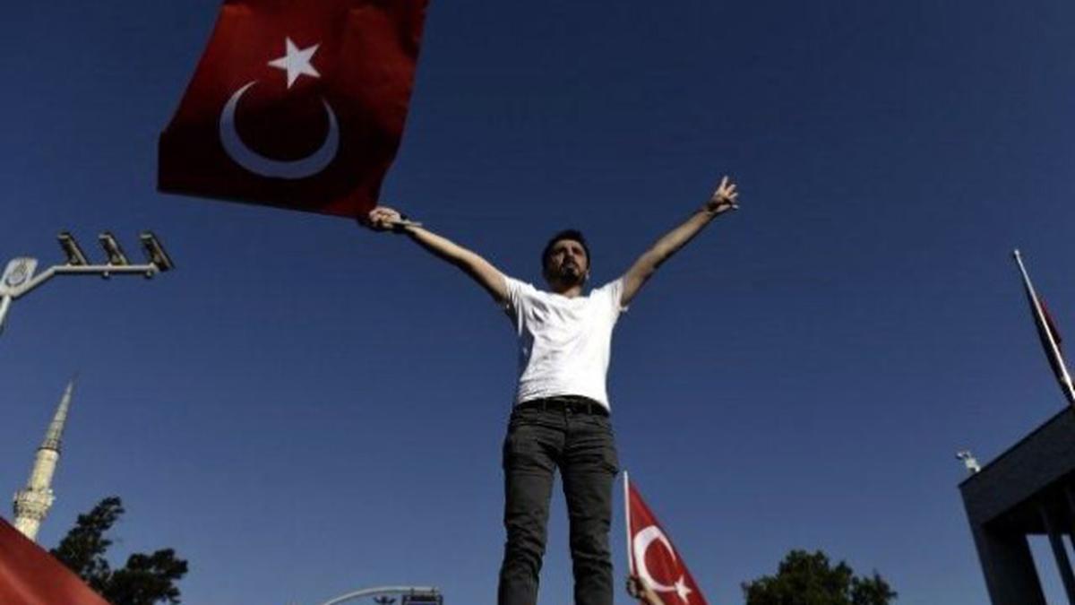 Over 250 die in failed Turkey coup - The Hindu