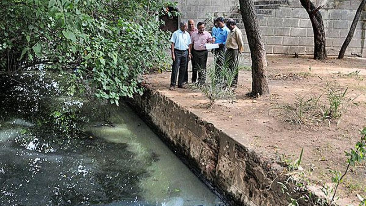 Siege by sullage will end at Fort St. George moat - The Hindu