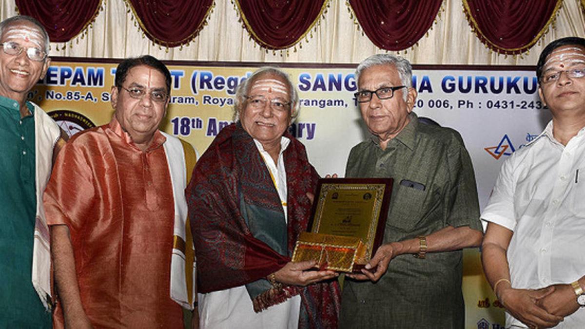 Vocalist T.V. Gopalakrishnan honoured - The Hindu