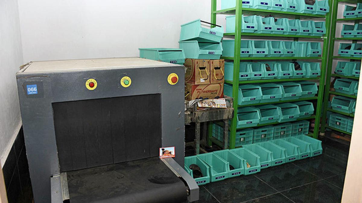 New baggage scanner for temple - The Hindu