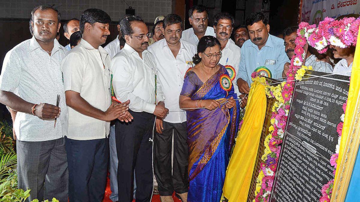 Contribution of Devaraj Urs, Rajiv Gandhi remembered - The Hindu