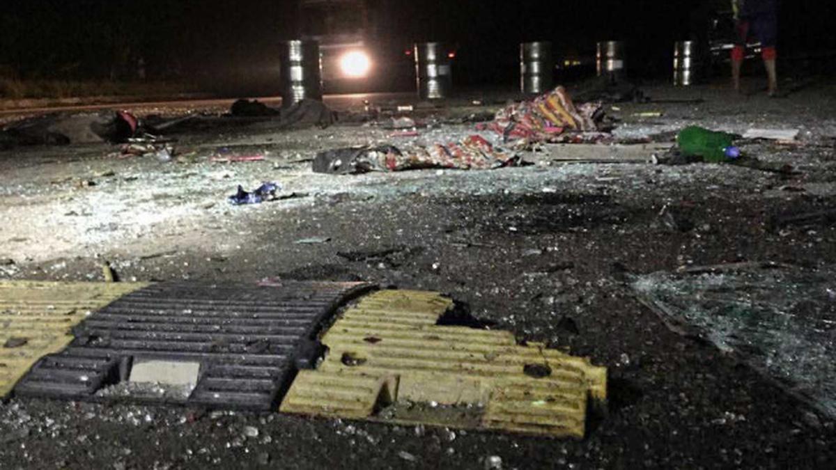 Eight killed as lorry rams Tavera at ORR toll gate - The Hindu