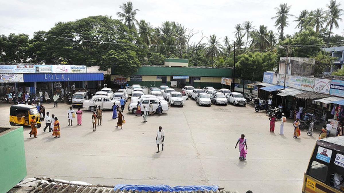 Lalgudi bus stand lacks basic amenities - The Hindu