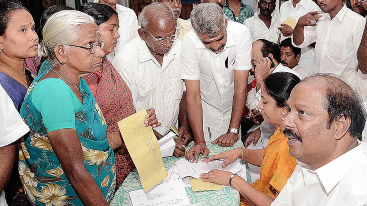 Thanjavur MLA, Mayor receive petitions - The Hindu