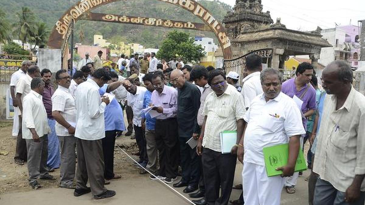 Panel inspects Girivalam path - The Hindu