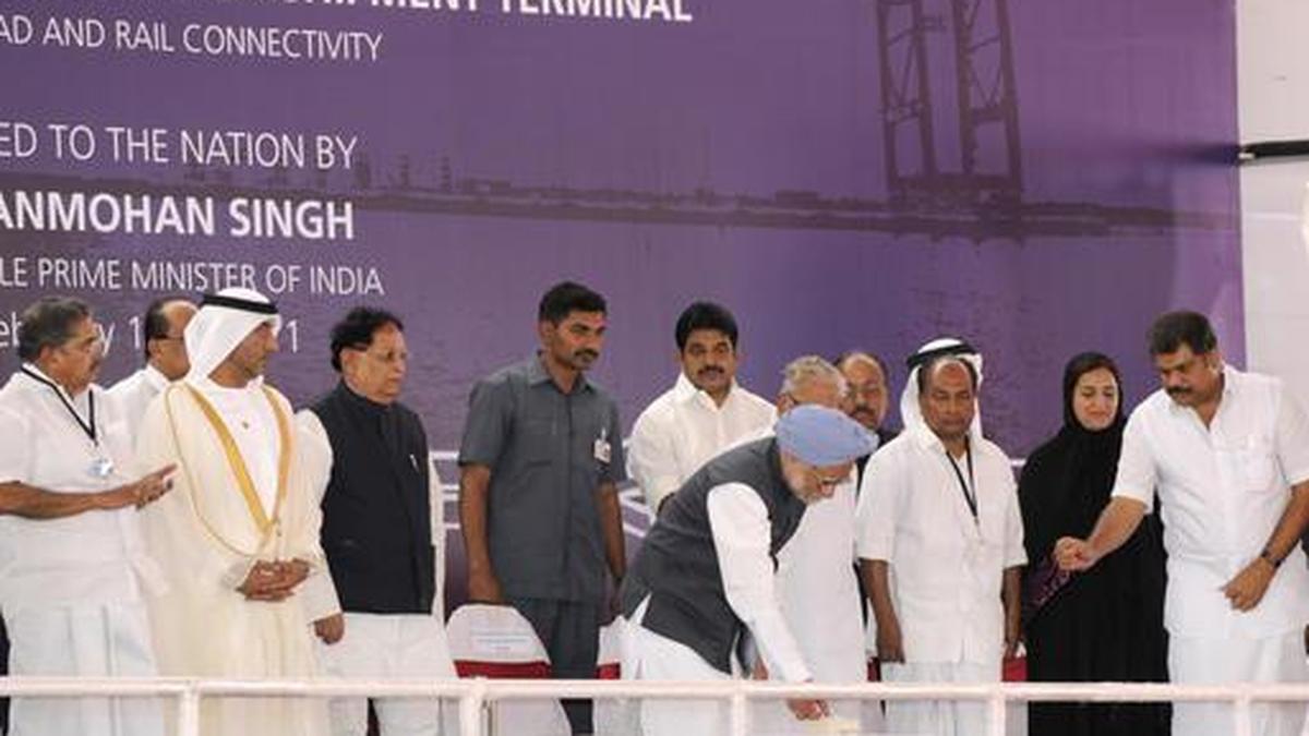 Manmohan: Vallarpadam terminal a triumph of public-private tie-up - The ...