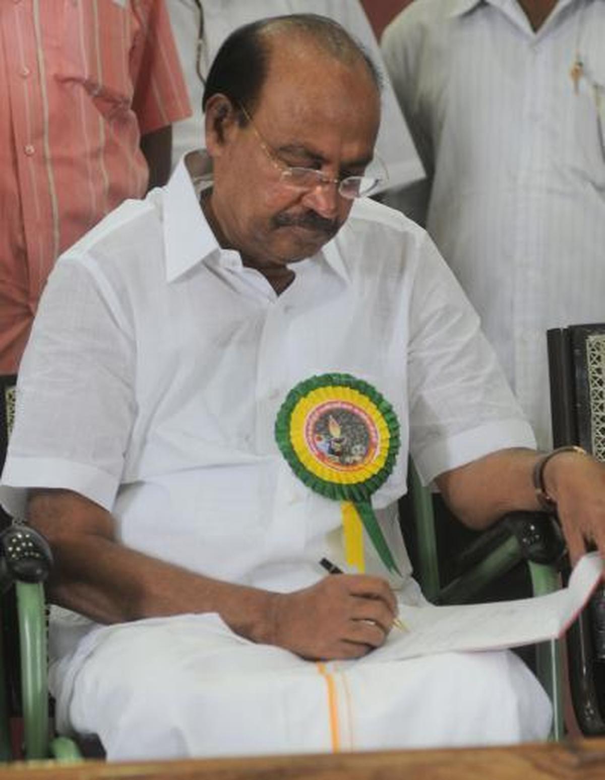 DMK signs quick deal with PMK, allots 31 seats - The Hindu