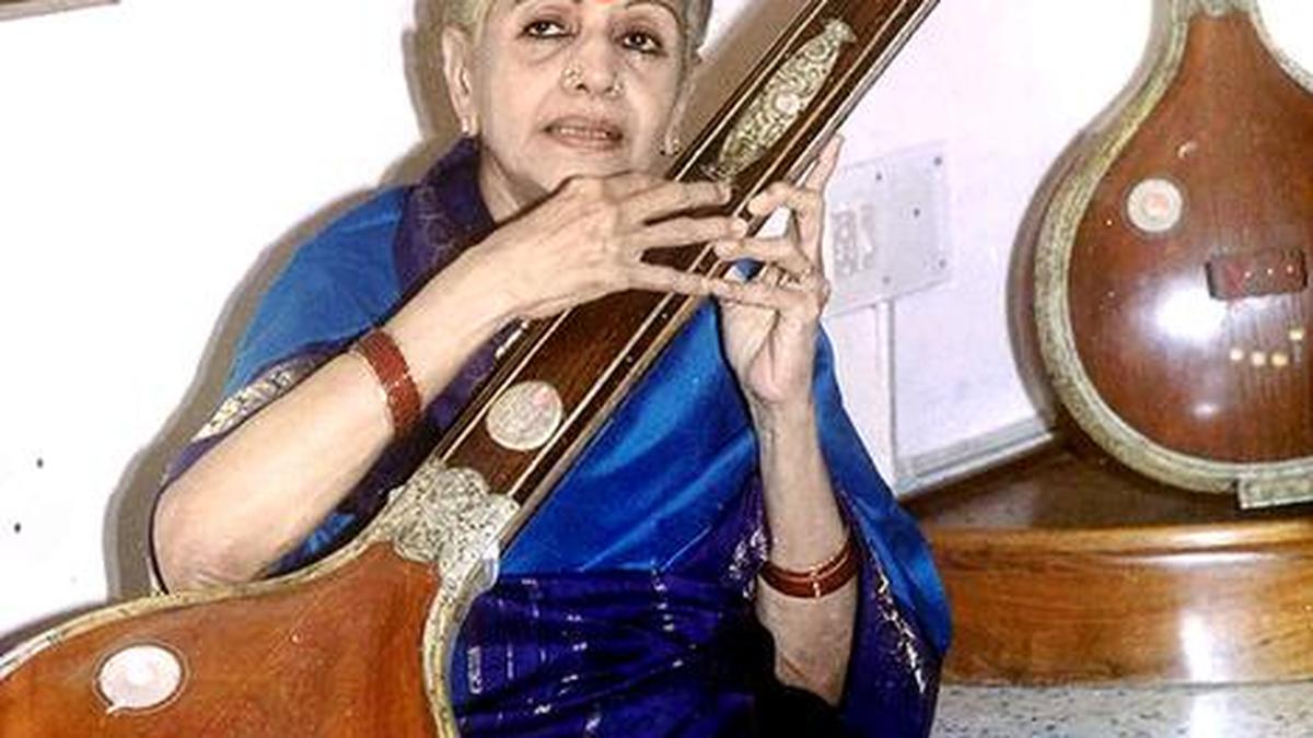 The untold ‘MS blue’ sari story - The Hindu