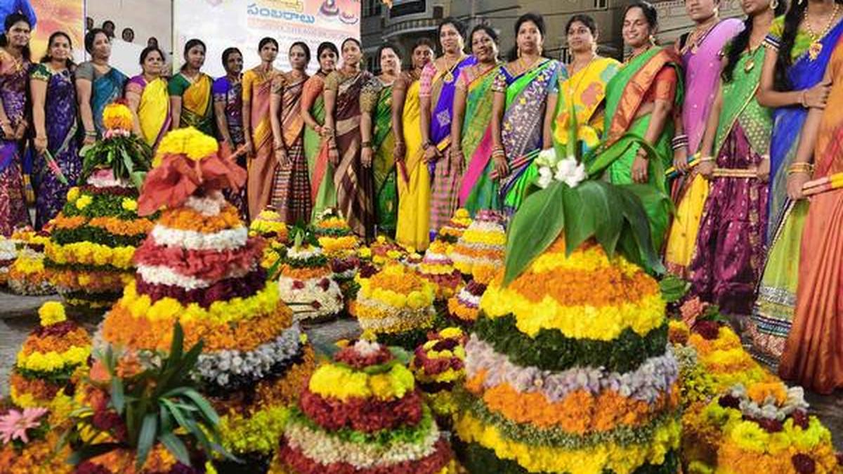 ‘Bathukamma’ eyeing the Guinness record! - The Hindu