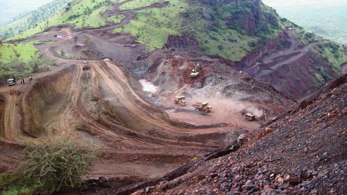 CEC team inspects OMC, mining areas in Bellary district - The Hindu