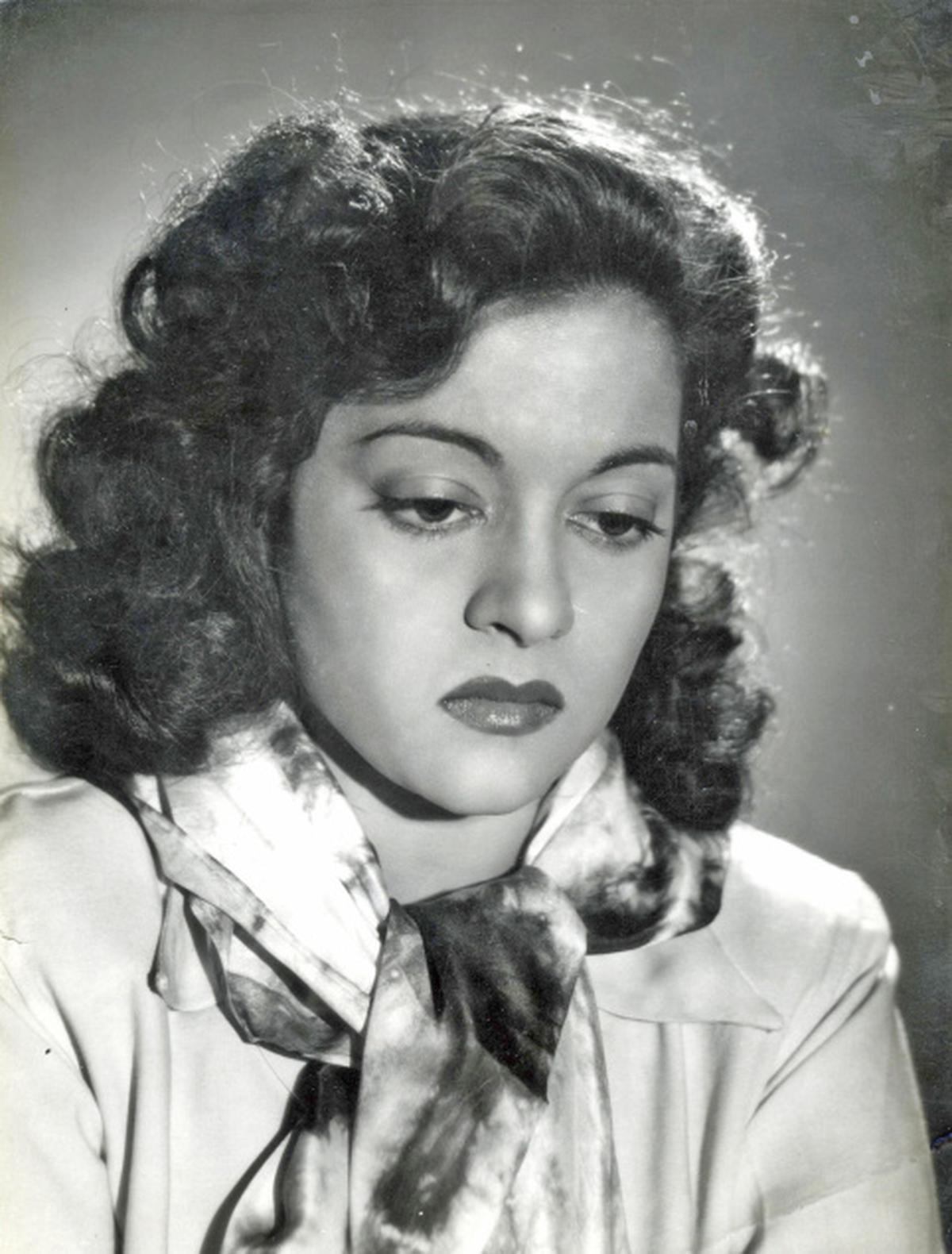 Shobhna Samarth And Motilal