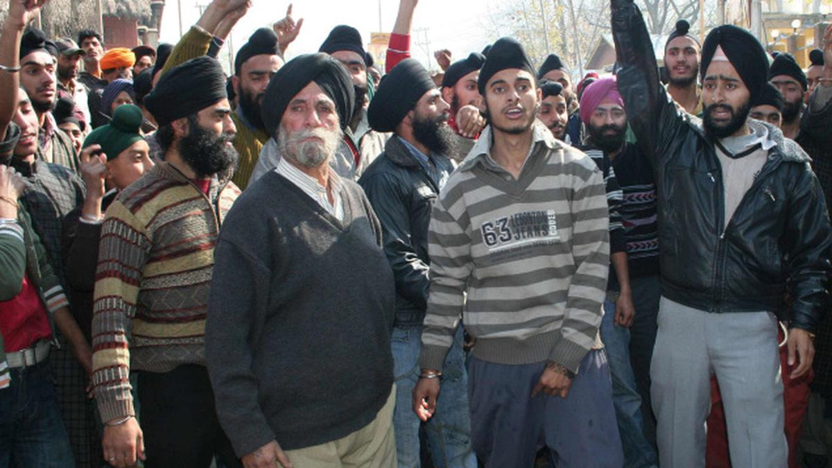 Sikh villagers stage protest in Kashmir - The Hindu