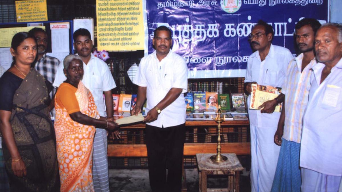 Book expo adds colour to library week celebrations - The Hindu