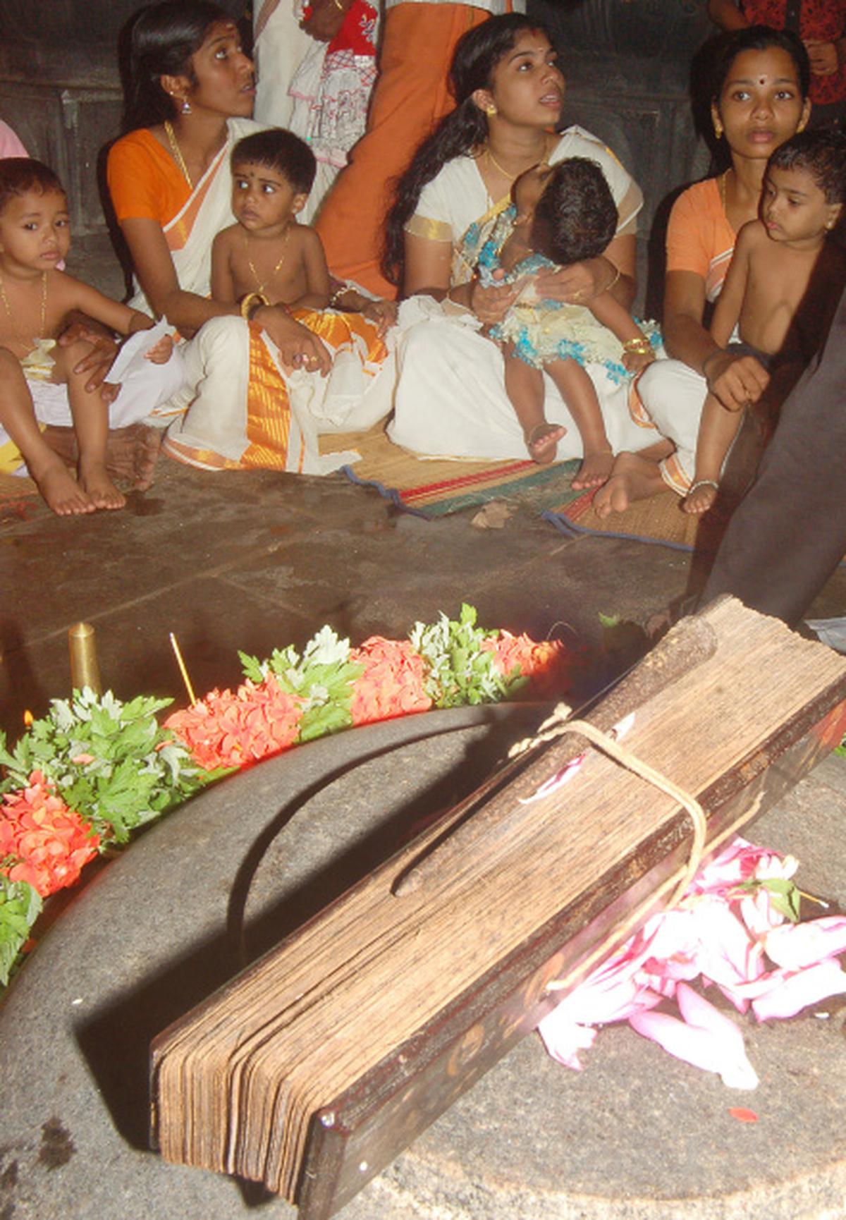 Entering the world of letters - The Hindu