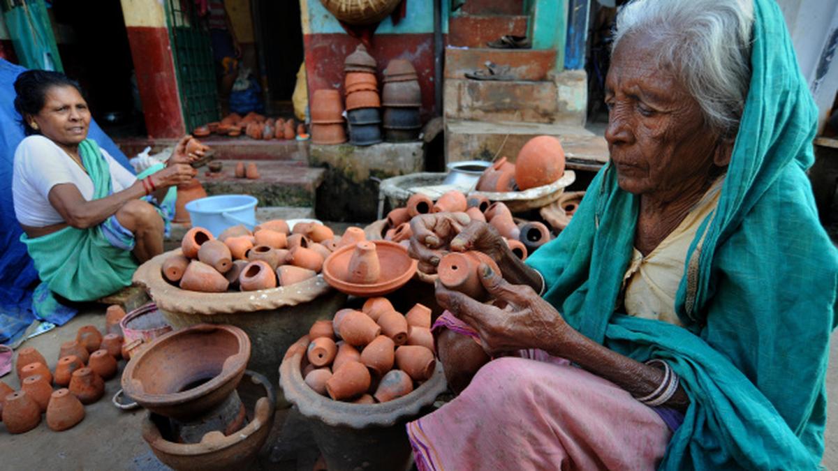 Traditional potters get busy - The Hindu