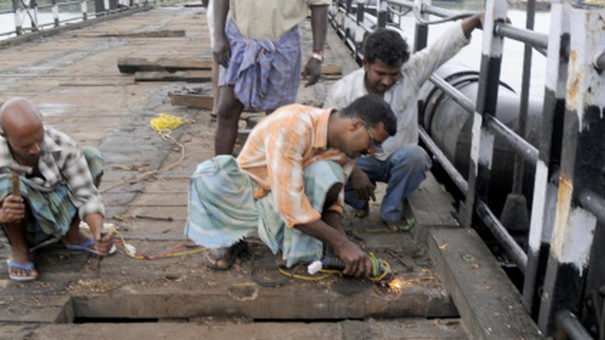 Old Mattancherry bridge to re-open on Friday - The Hindu